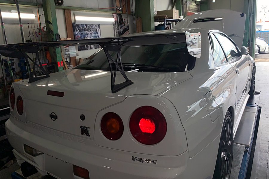 [Sold]BNR34 GT-R White – TOPSECRET