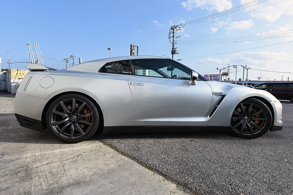 [Sold]R35 Silver Basic #1 – TOPSECRET