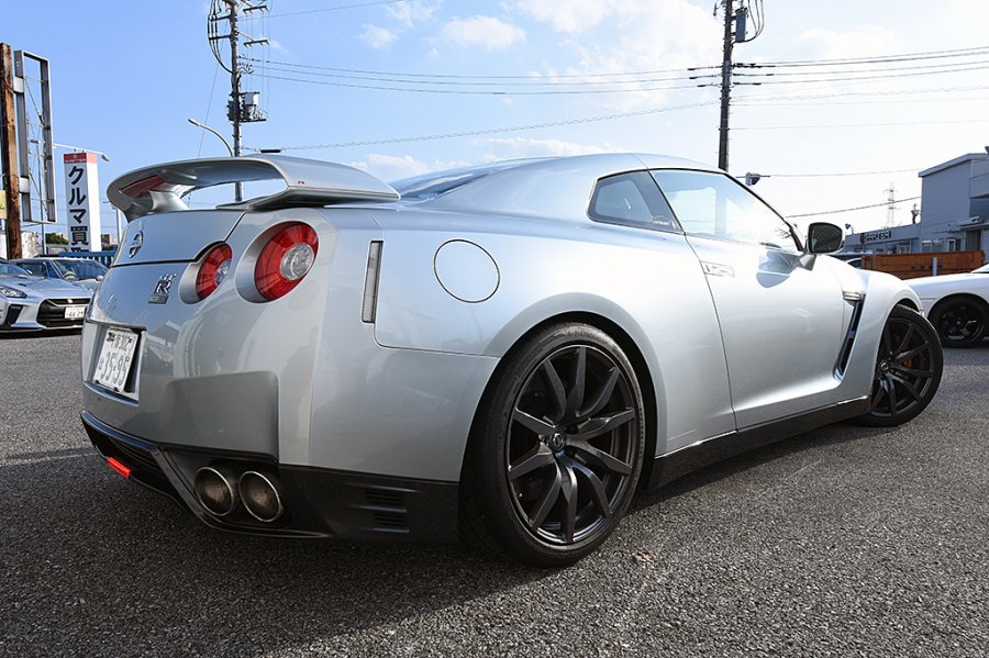 [Sold]R35 Silver Basic #1 – TOPSECRET