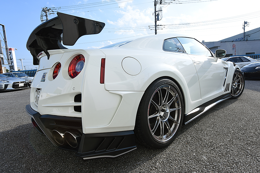 [Sold]TS R35 SN Edition White #1 Tokyo Auto Salon Show Car – TOPSECRET