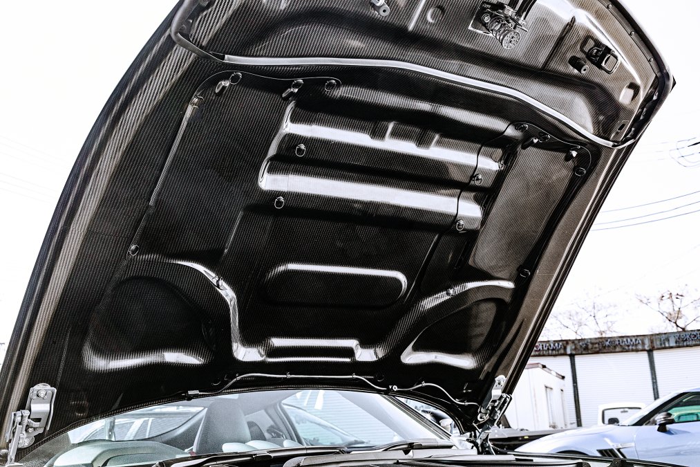 RZ34 ドライカーボンボンネット – ダクト付 – TOPSECRET